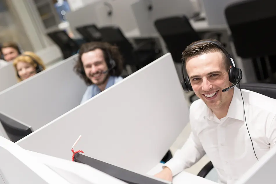 Best Headsets for Contact Centers: Boost CX & Focus